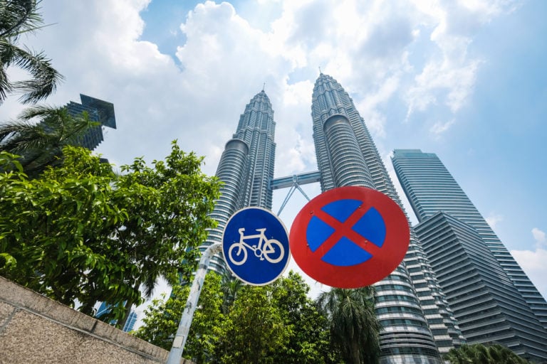 Apa Maksud Papan Tanda Jalan Raya yang Ada Di Malaysia